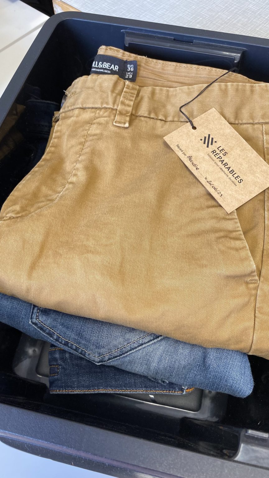 Réparation pantalon : Comment réparer un trou, accroc d'un pantalon