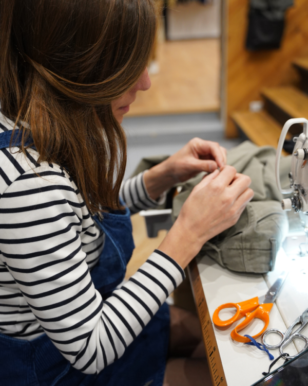 Comment repriser un vêtement avec Les Réparables